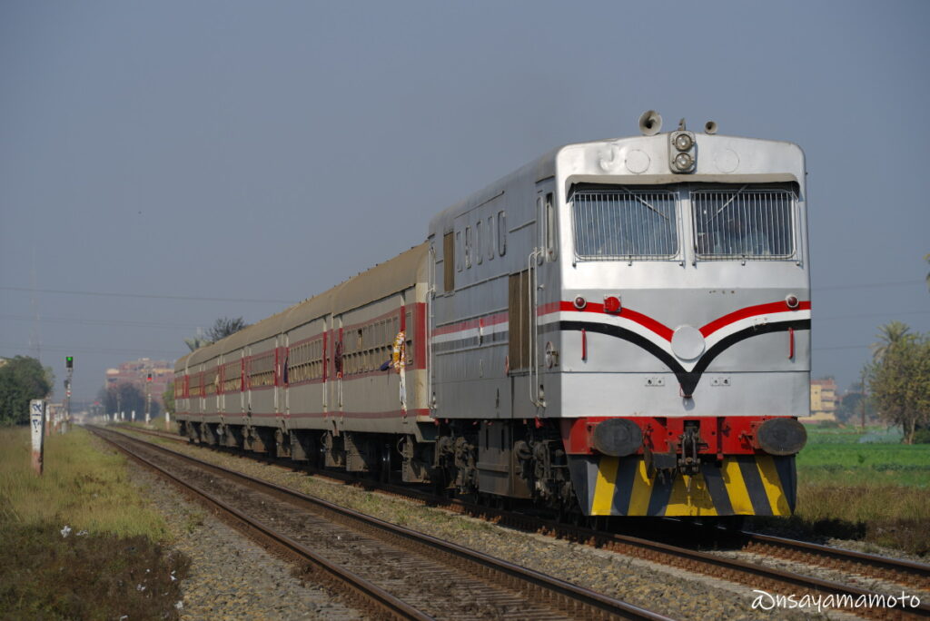 エジプト鉄道 複線非電化 ストレート撮影地 カイロ近郊【幹線編】 - Geek Travel Inc.