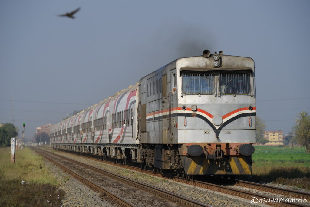 エジプト鉄道 複線非電化 ストレート撮影地 カイロ近郊【幹線編】 - Geek Travel Inc.